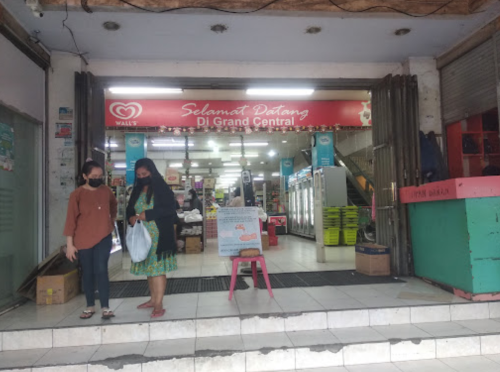 Grand Central Supermarket & Department Store, Strata Retail, Tomohon ...